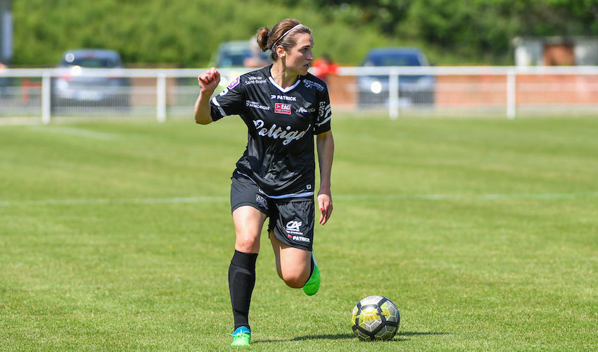 Lea Le Garrec of Guingamp during the French Women Division 1 match ...